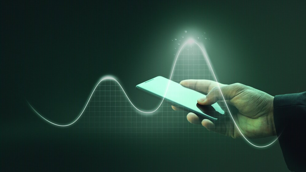 Mobile phone tariff declined 94 per cent since 2014, says Jyotiraditya ...